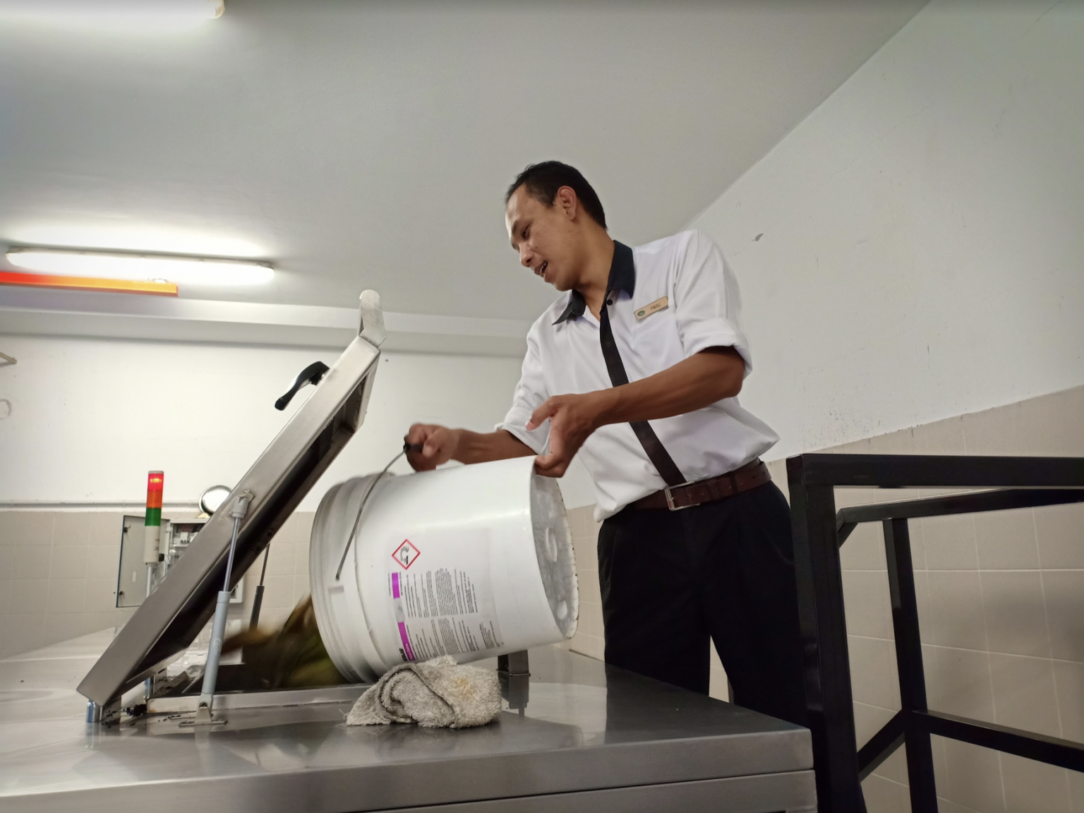 BREAKING THE FOOD WASTE CHAIN - Islamic Tourism Centre